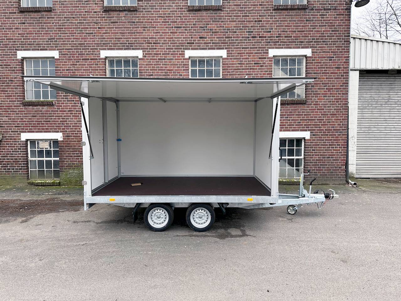 Hapert Sapphire H-2 335x200x180cm 2700kg | Seitenklappe | Kofferanhänger | Anhänger-Zentrum BAUMANN